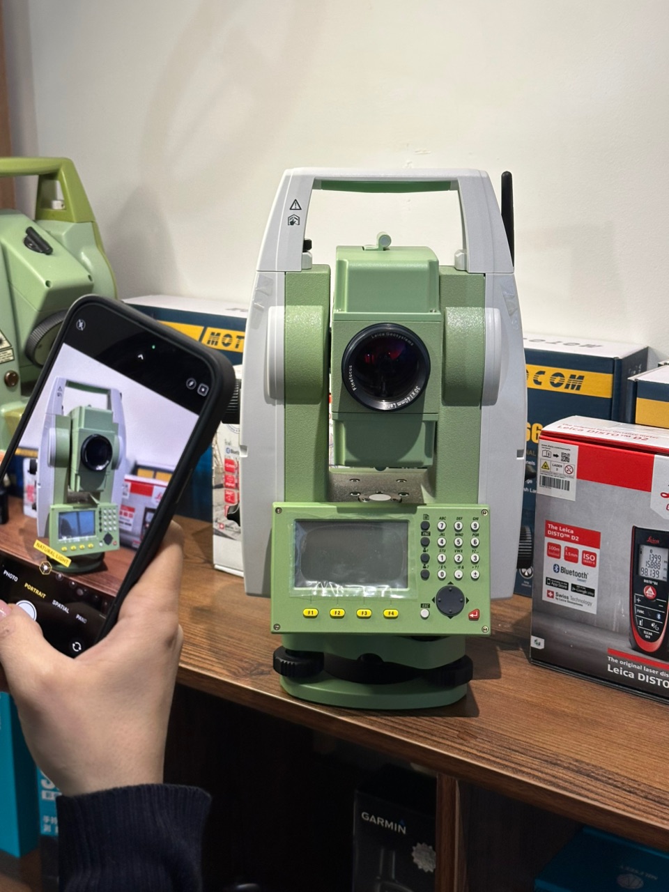 توتال استیشن لایکا مدل TS06 Plus برد لیزر 500متر دقت 5ثانیه Leica Total ...